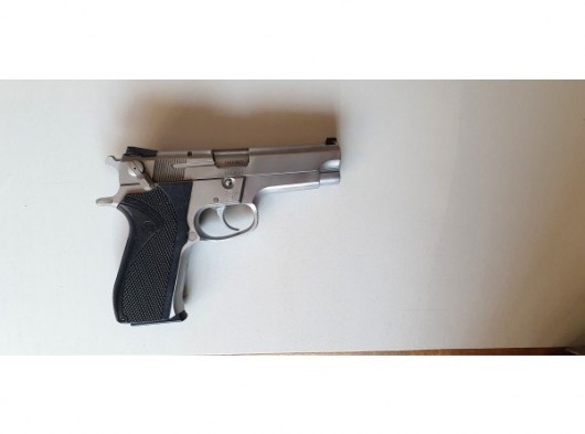 Smith wesson mod 5906 Askeri personelden - SilahUstasi.com